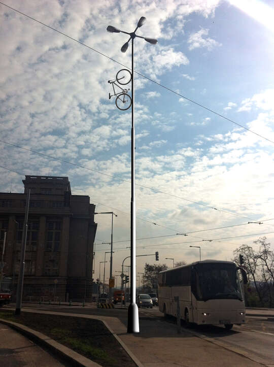 Jan Bouchal a další oběti dopravních nehod mají svůj pomník