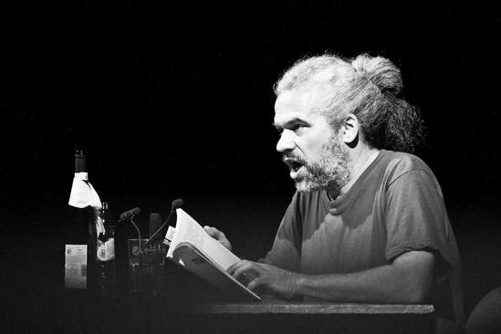 Petr Váša: Fyzické básnictví jako hra cizího pole