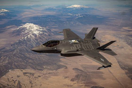 Nákup letounů F-35 ohrozí modernizaci armády