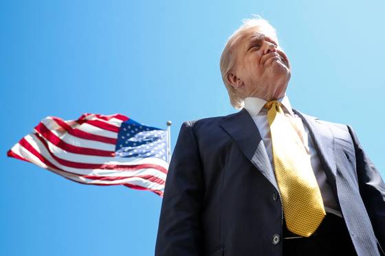 Trump u Íránu potřebuje velkou dohodu či změnu. Jinak pověsti břídila ...